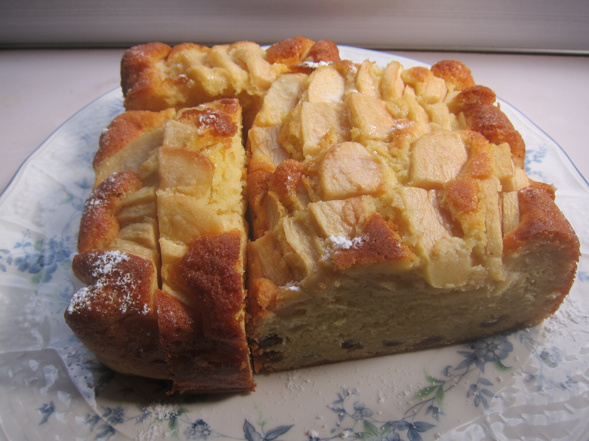 おやつ用に、リンゴをたっぷり使った パウンドケーキを焼きました。: 料理は楽しい